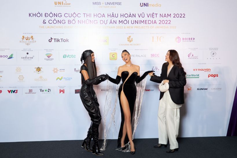 Clip dàn hoa hậu, á hậu nóng bỏng đổ bộ thảm đỏ công bố Hoa hậu Hoàn vũ Việt Nam 2022 | Tạp chí ...